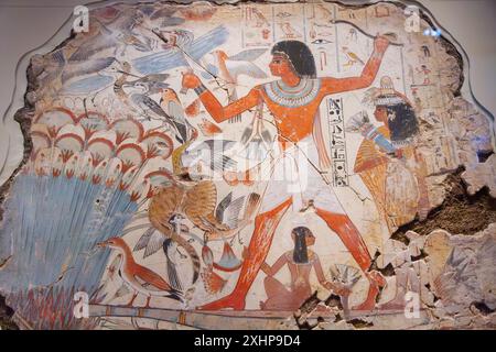 Egyptian wall painting of Nebamun hunting in the marshes 2 - British ...