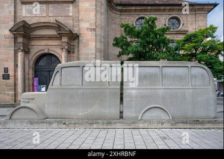The concrete bus in Erlangen commemorates the Nazi murders during the ...