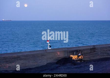 Borneo, Indonesia: The Floating Solution Coal Offshore Transshipment ...