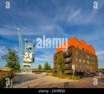 Blue Boar Wharf Shipping Crane, Blue Boar Wharf, 12 Blue Boar Ln ...