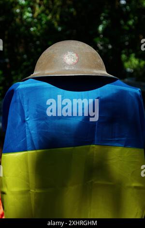 National Fire Service, NFS, World War 2 uniform and gas mask Stock ...