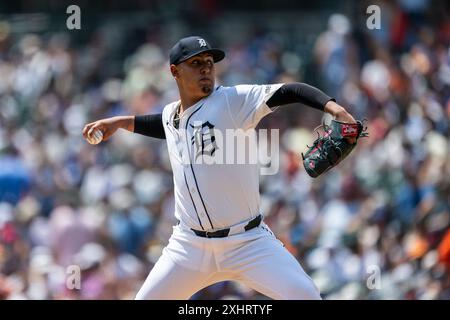 Detroit Tigers pitcher Keider Montero throws against the Chicago White ...