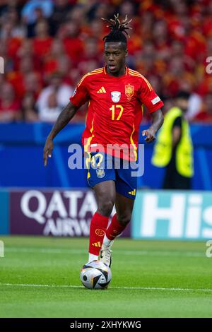 Nicholas Nico Williams Jr (Spanien, #17) jubelt ueber das Tor zum 1:0 ...