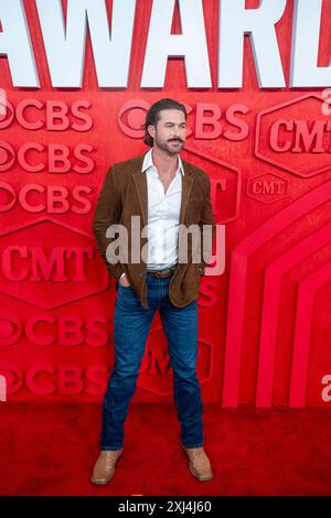 Riley Green walks the red carpet before the “The 59th Annual CMA Awards ...