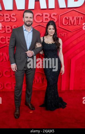 Singer SAM HUNT and wife HANNAH HUNT walk the red carpet and poses for ...