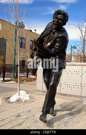 Chuck Berry statue in St Louis, Missouri Stock Photo - Alamy