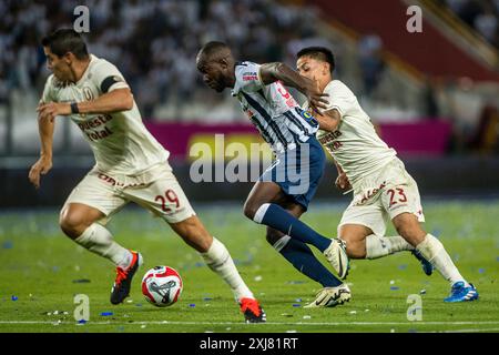Jorge Murrugarra of Universitario de Deportes during the Torneo ...