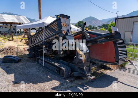 Machinery for installing plastic conduit for internet fiber optic cable ...