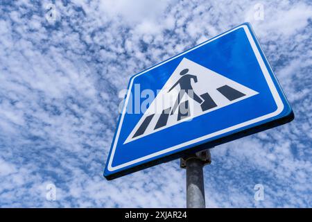 Dutch road sign: pedestrian crossing Stock Photo - Alamy