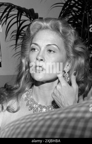Faye Dunaway 1981. Credit: Ralph Dominguez/MediaPunch Stock Photo - Alamy