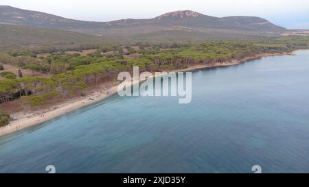 Mugoni beach in Alghero on a clear sunny day Stock Photo - Alamy