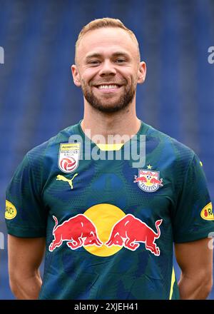 Alexander Schlager (FC Red Bull Salzburg, 24), Hendry Blank (FC Red ...