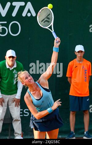 Isabelle Haverlag (NED) playing duo with Christina Rosca (USA) during ...