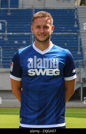 Christoph Kobald (Karlsruher SC, #22), Dzenis Burnic (Karlsruher SC ...