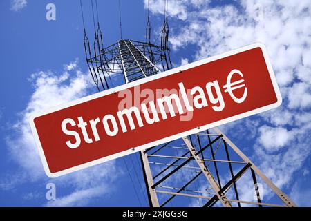 FOTOMONTAGE, Schild an Hochspannungsmast mit Aufschrift Blackout ...