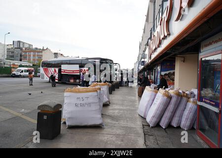 ISTANBUL, TURKIYE - APRIL 06, 2024: Metro Turizm in Esenler Coach ...