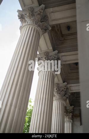 The Corinthian columns of the facade of the Royal Exchange in the City ...