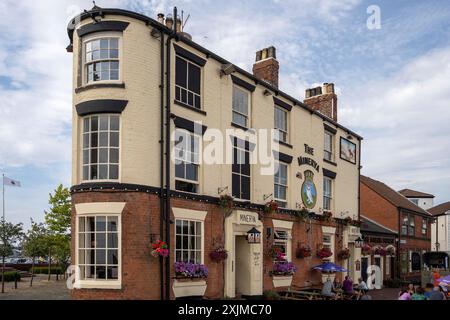 The Minerva public house in Kingston upon Hull Stock Photo - Alamy