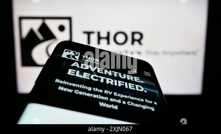 Mobile phone with website of US RV manufacturing company Thor ...