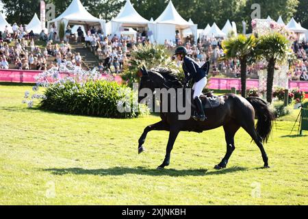 Alise Oken of United States with Gelvera during the LONGINES FEI ...