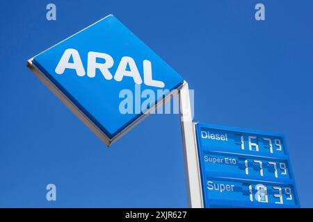Aral logo and price board at an Aral petrol station, Germany Stock ...