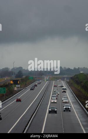 Traffic on the Peka Peka to Otaki expressway in Kapiti, New Zealand ...