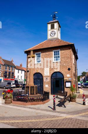 The war memorial on Manor Road at Alcombe, Minehead, Somerset, England ...