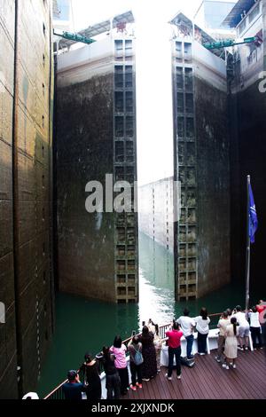 Three Gorges Dam spillways and navigation lock vessel traffic boat door ...