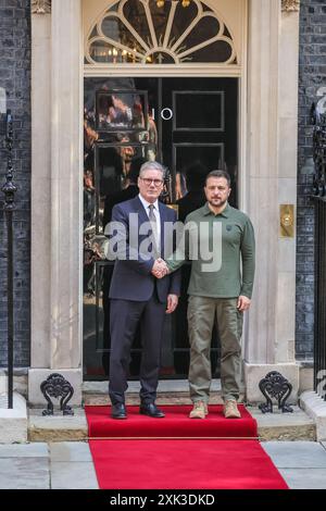 Prime Minister Keir Starmer and Ukrainian President Volodymyr Zelensky ...