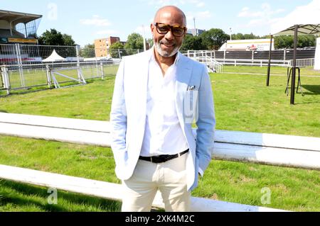 Delroy Rennalls / Lazy Dee von Mr. President bei der 90s Super Show ...