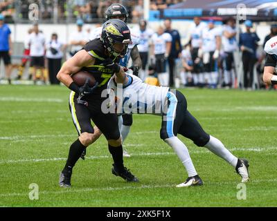 Louis Geyer (Stuttgart Surge #7), Adam Lary (Panthers Wroclaw #25 ...
