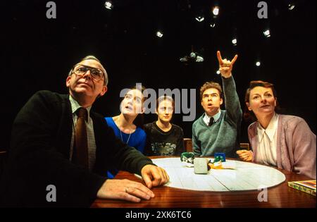 Barry McCarthy (Stanley Inchbridge), Brenda Blethyn (Hazel Inchbridge ...