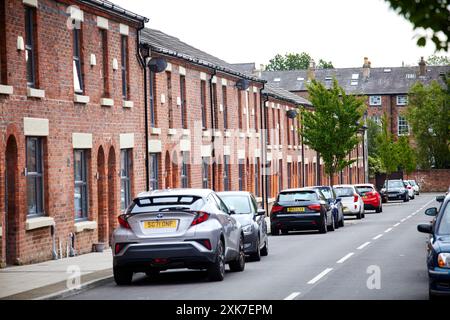 Terraced houses in Toxteth Liverpool, modernised Stock Photo - Alamy