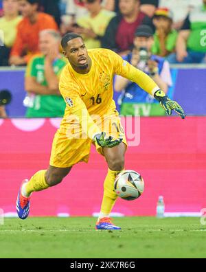 goalkeeper Mike Maignan (France) controls the Ball during the FIFA ...