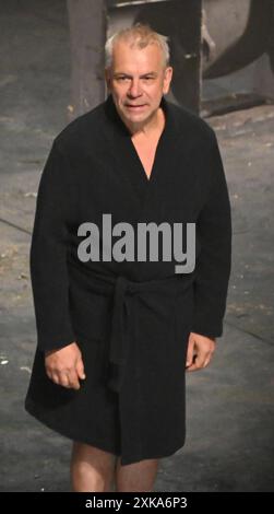 Festival d'Avignon OFF 2024 "Lazzi", a play starring Philippe Torreton ...