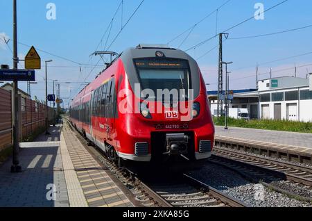 DB Deutsche Bahn, Flughafen-Express bzw Regionalzug RE22 in ...