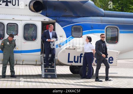 Hubschrauber der Bundeswehr mit dem taktischen Kennzeichen 7608. Airbus ...