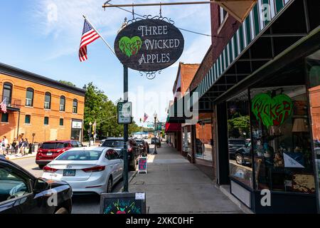 Chesterton, Indiana, USA. Main Street in a small northern Indiana ...