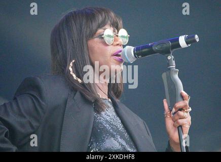 Shaznay Lewis performing at the Flackstock festival at Englefield House ...