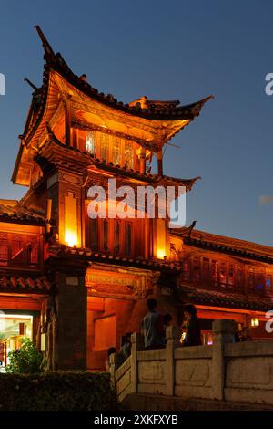 Night view of the ancient town of Lijiang Stock Photo - Alamy