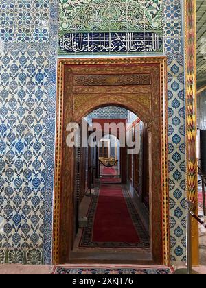 A view from the Hunkar Kasrı of the Yeni Mosque Complex in Istanbul ...
