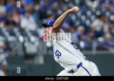 Kansas City Royals pitcher Kris Bubic throws against the Arizona ...