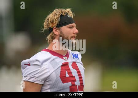 Washington Commanders tight end Colson Yankoff (80) in action during ...