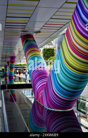 Adams Plaza Bridge, Canary Wharf London England UK Stock Photo - Alamy
