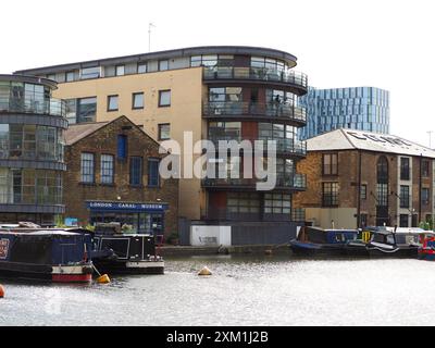 a view of Ice Wharf Marina and Battlebridge Basin on the Regents Canal near Kings Cross in ...