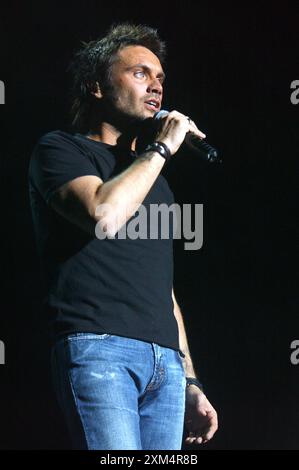 Milan Italy 18/11/2005: Nek,Italian singer, during the live concert at ...