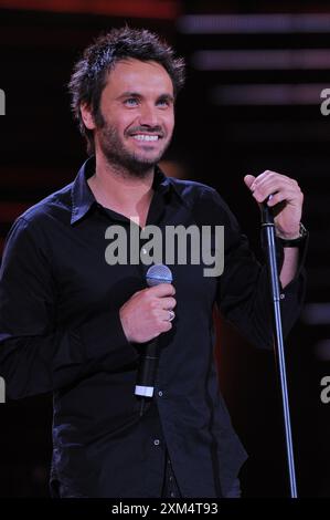 Milan Italy 07/06/2009: Nek,Italian singer,during the television show ...
