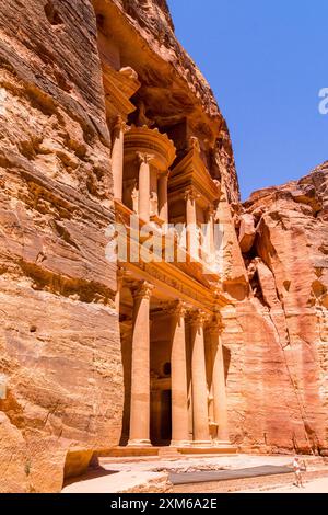 The Treasury, UNESCO World Heritage Site of Petra, Jordan Stock Photo ...