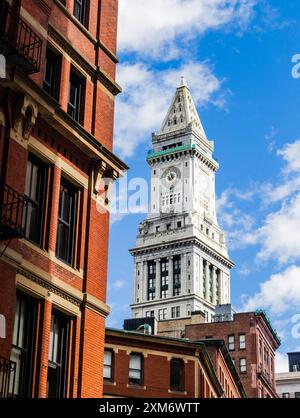 The Custom house brick historic building and Brookhouse home in Salem ...