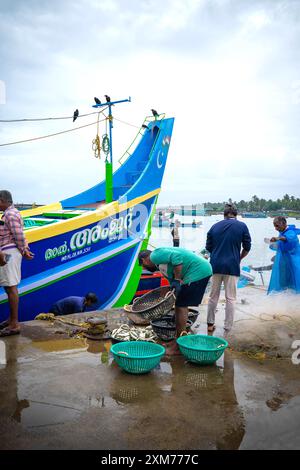Tanur Fishing Harbor in Tanur Nagaram, the largest Harbor in Malappuram ...